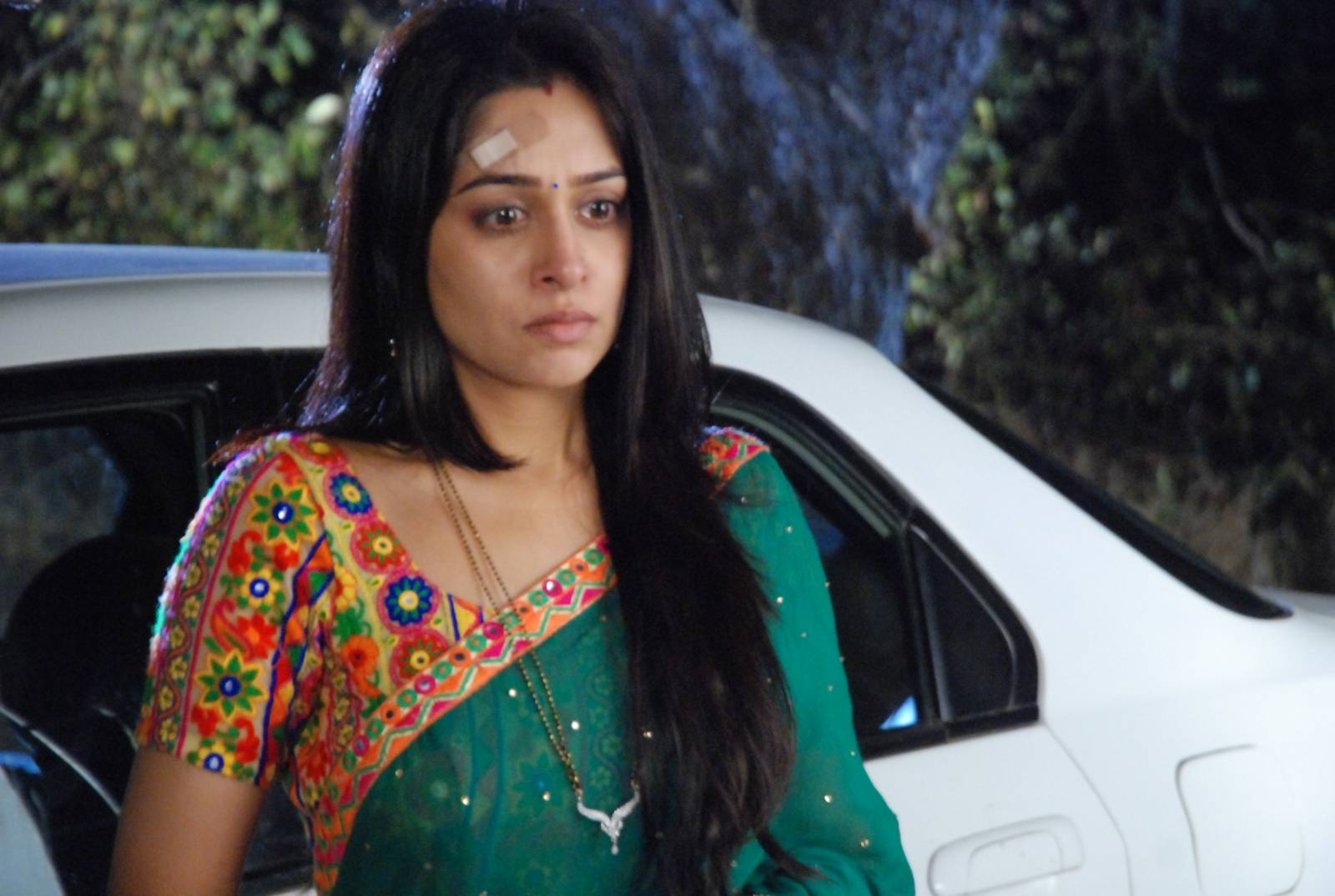 5 Things Simar Can Do To Bring Out The Real Roli. - Colors Tv