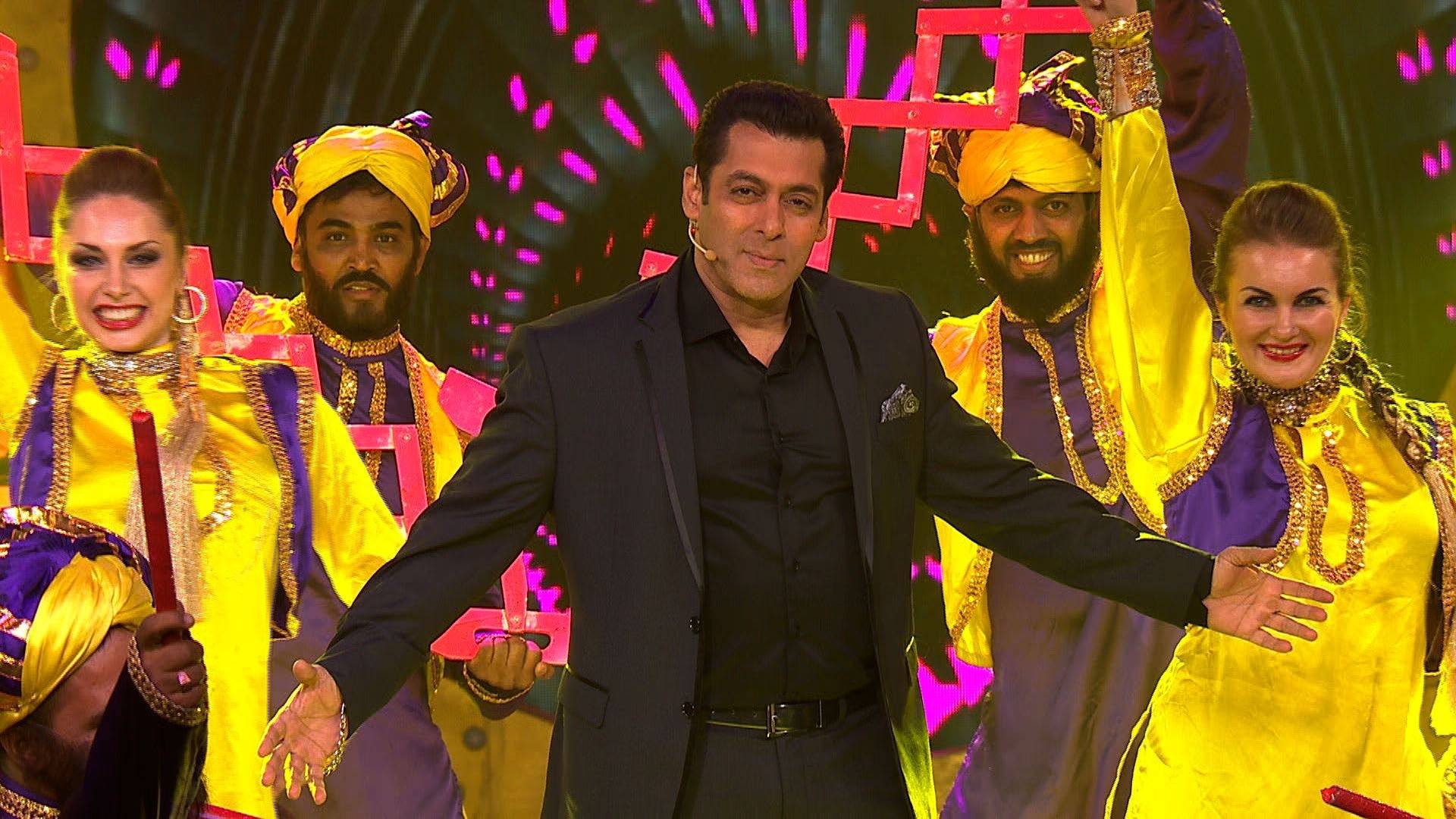 Bigg Boss 10:Salman sets the stage ablaze with his solid performance!