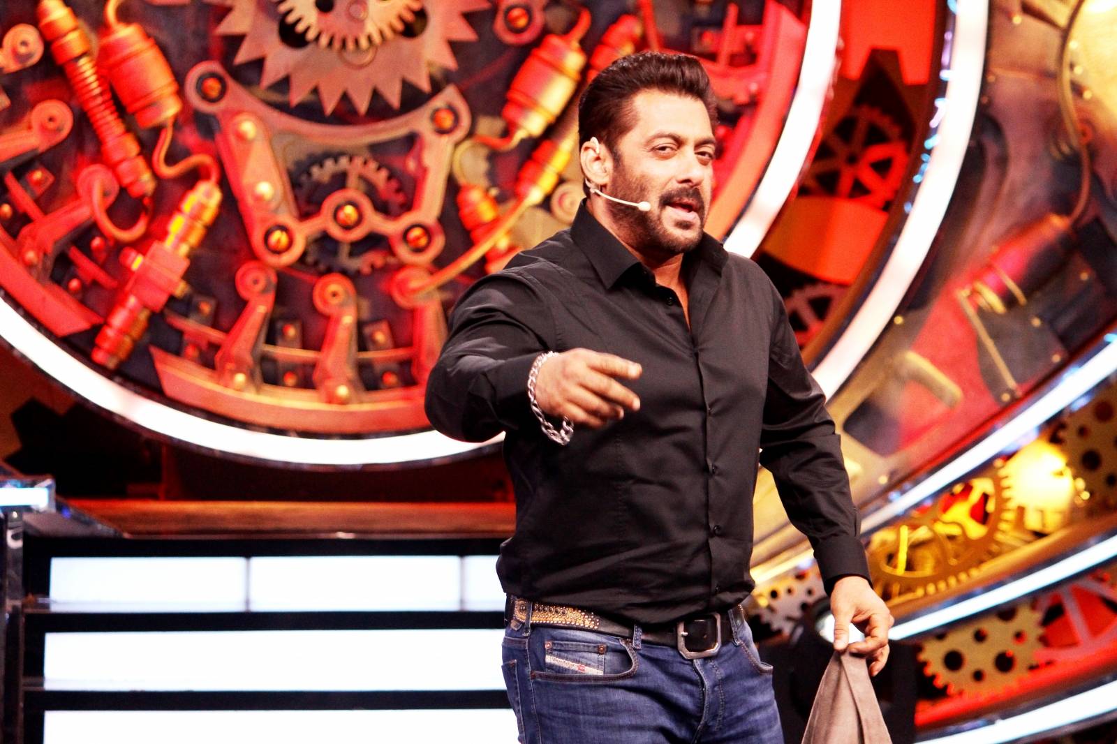 Bigg Boss 11: Reasons why we couldn't have a better host than Salman Khan!