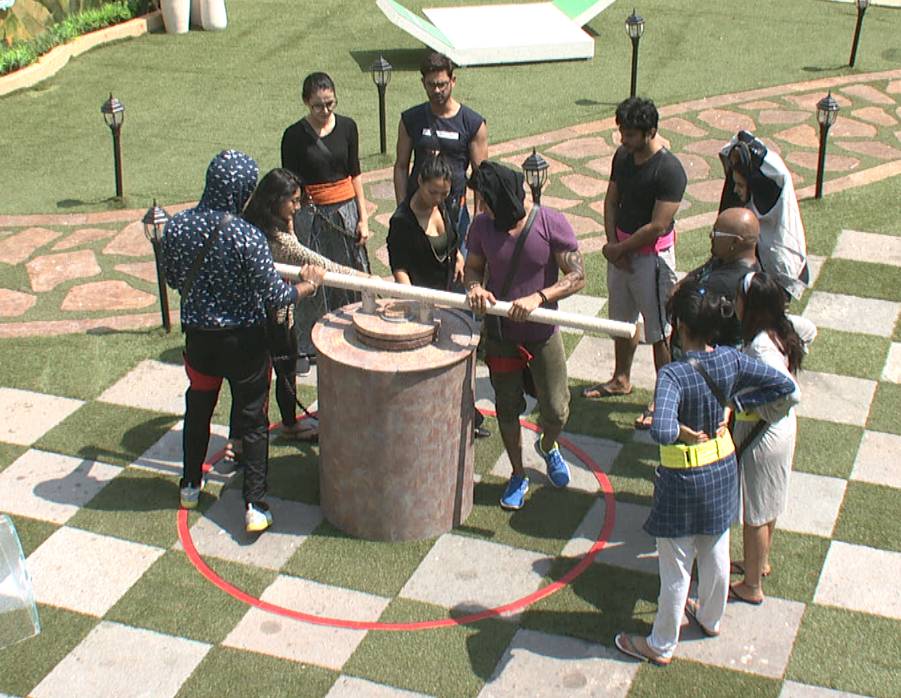 Bigg Boss 9 Synopsis Day 9: Is this team spirit? - Colors Tv