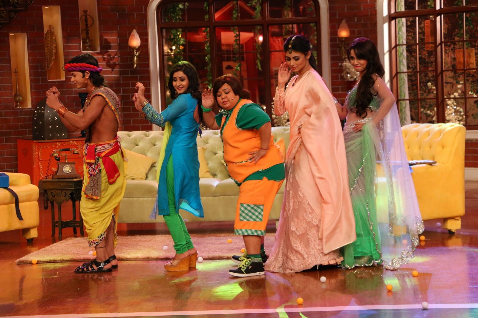 Comedy Night Live : Catch Colors' fiction family on Comedy Nights Live ...