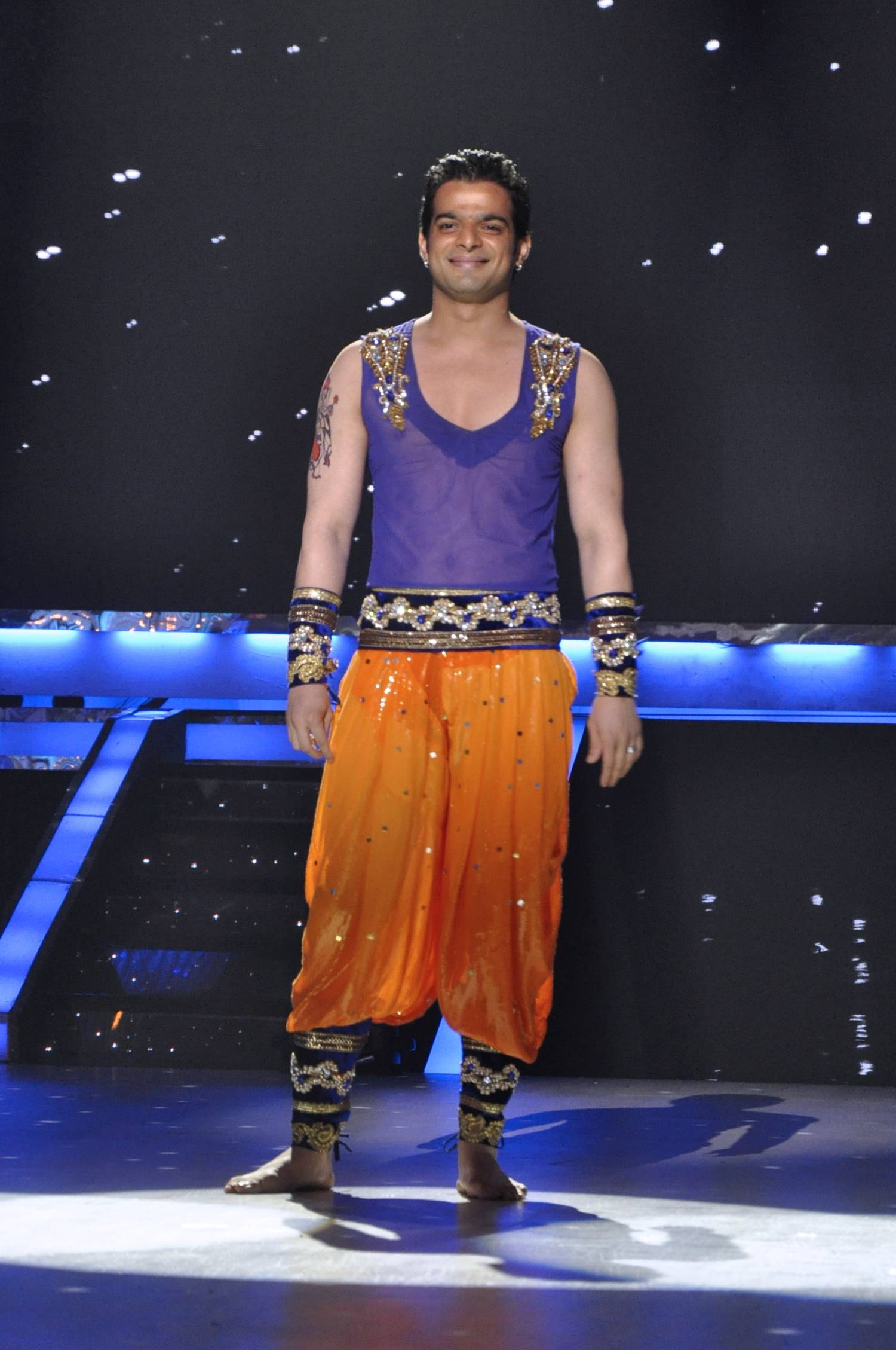 Dance enthusiast Karan on Jhalak! - Colors Tv