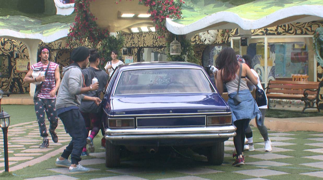 Exclusive: Watch Housemates' epic sprint for the 'Task' Car! - Colors Tv