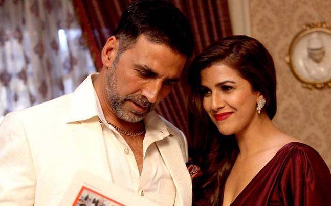 Five reasons why the movie Airlift is not to be missed today! - Colors Tv