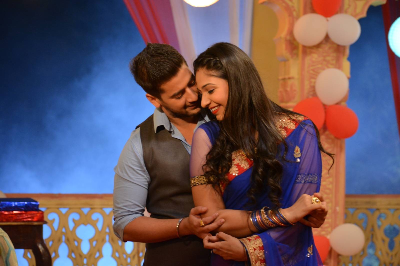 Imli and Vivaan get drenched in color of love