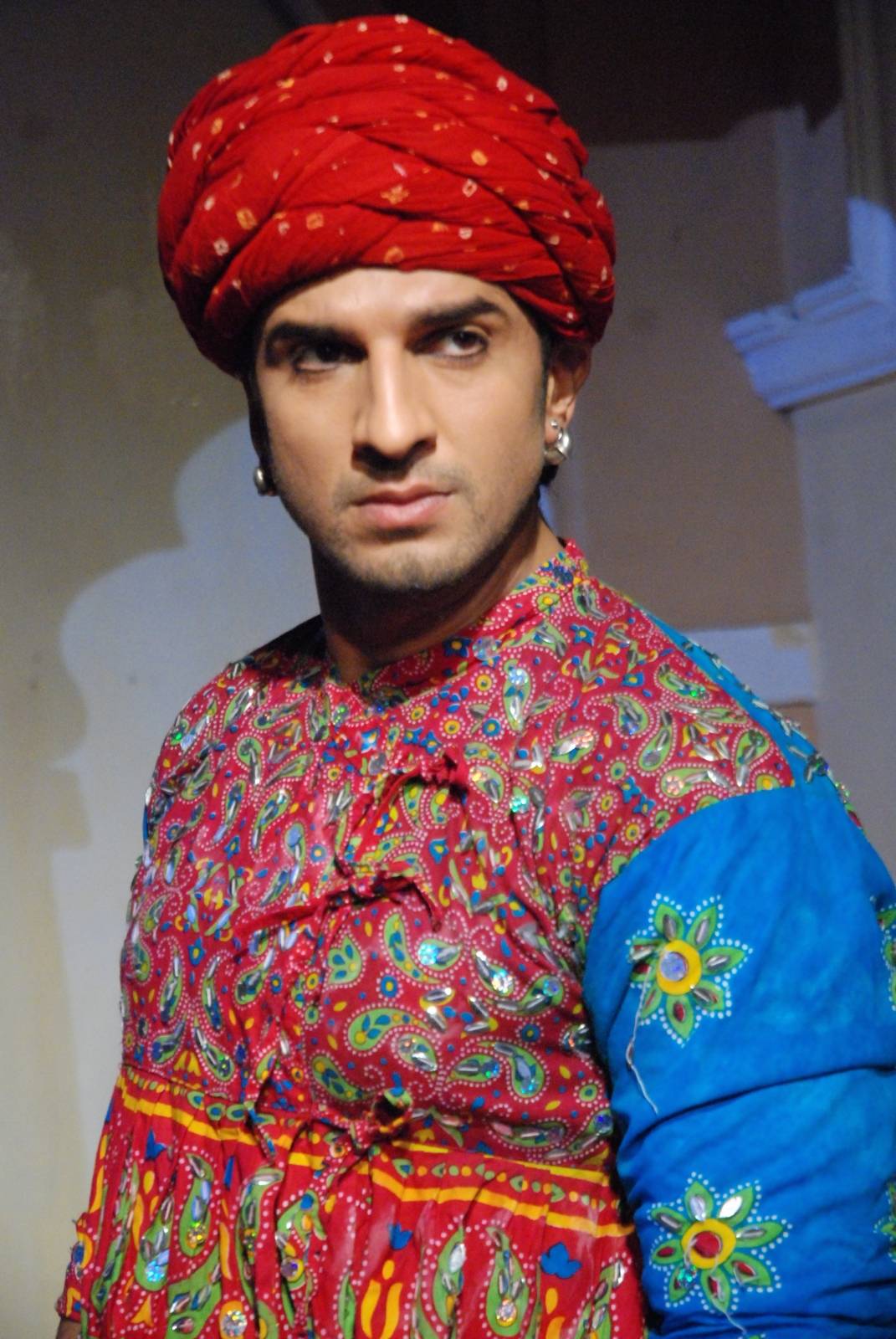 Just In: Sid's new look #SSK - Colors Tv