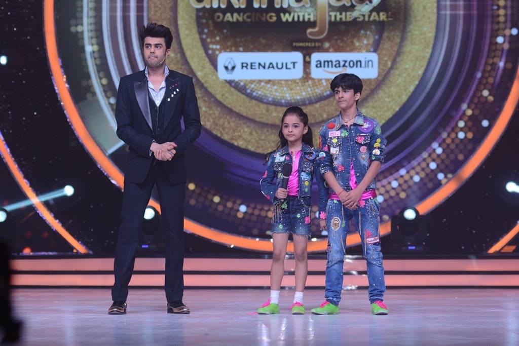Manish Paul and the kids on JDJ9