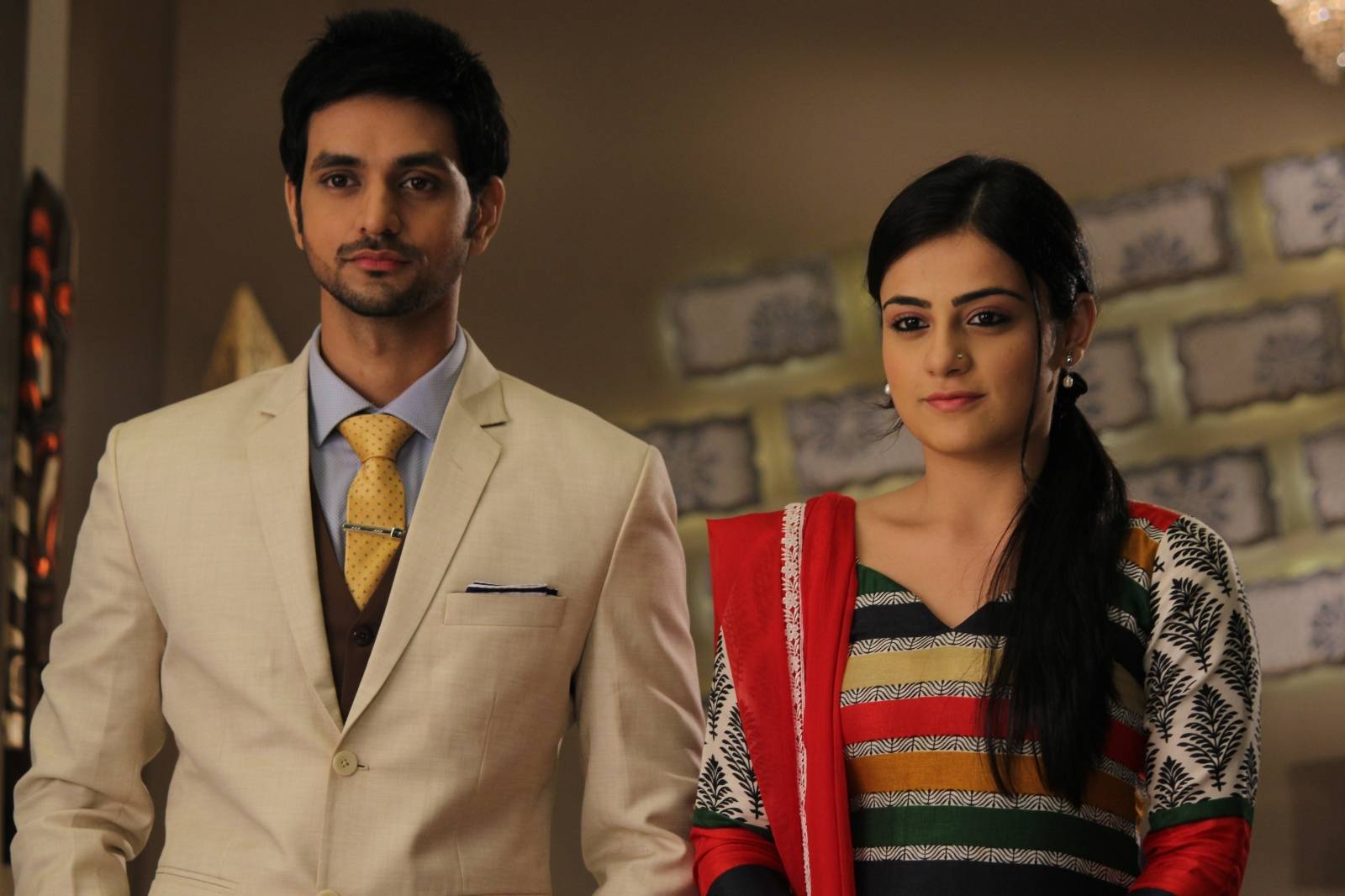 Moments: Ranvir and Ishani come closer #MeriAashiqui - Colors Tv