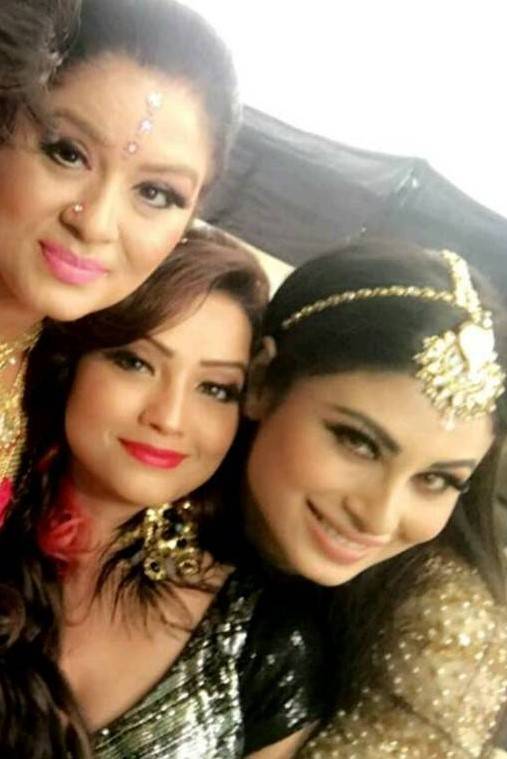 Photos : The Cast Of 'Naagin 2' Share An Amazing Bond!