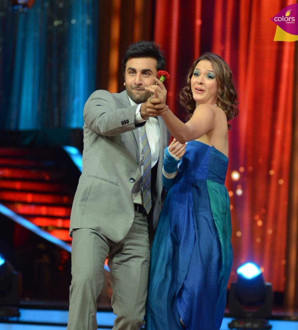 Ranbir brings twinkle in Isha's eyes! - Colors Tv