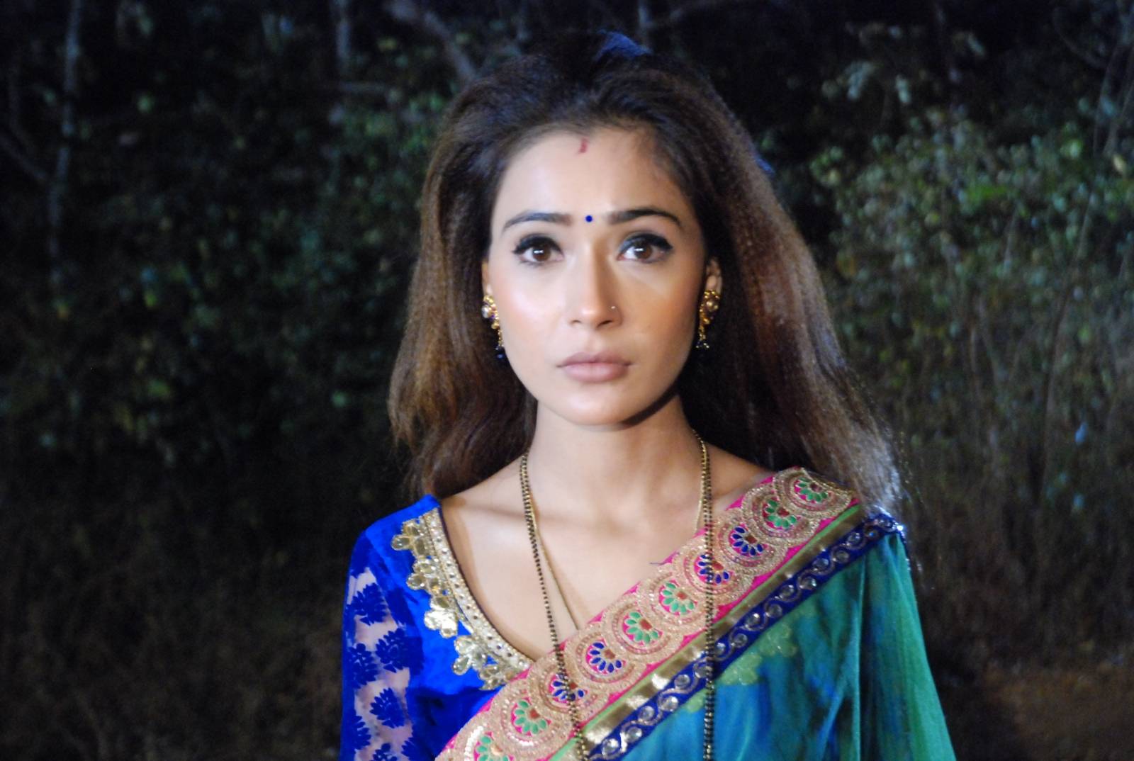 Roli 'Acts' Her Way To Escape! #SSK - Colors Tv