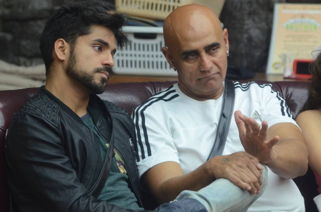 This is Puneet and Gautam's comeback for Karishma! #BB8 - Colors Tv