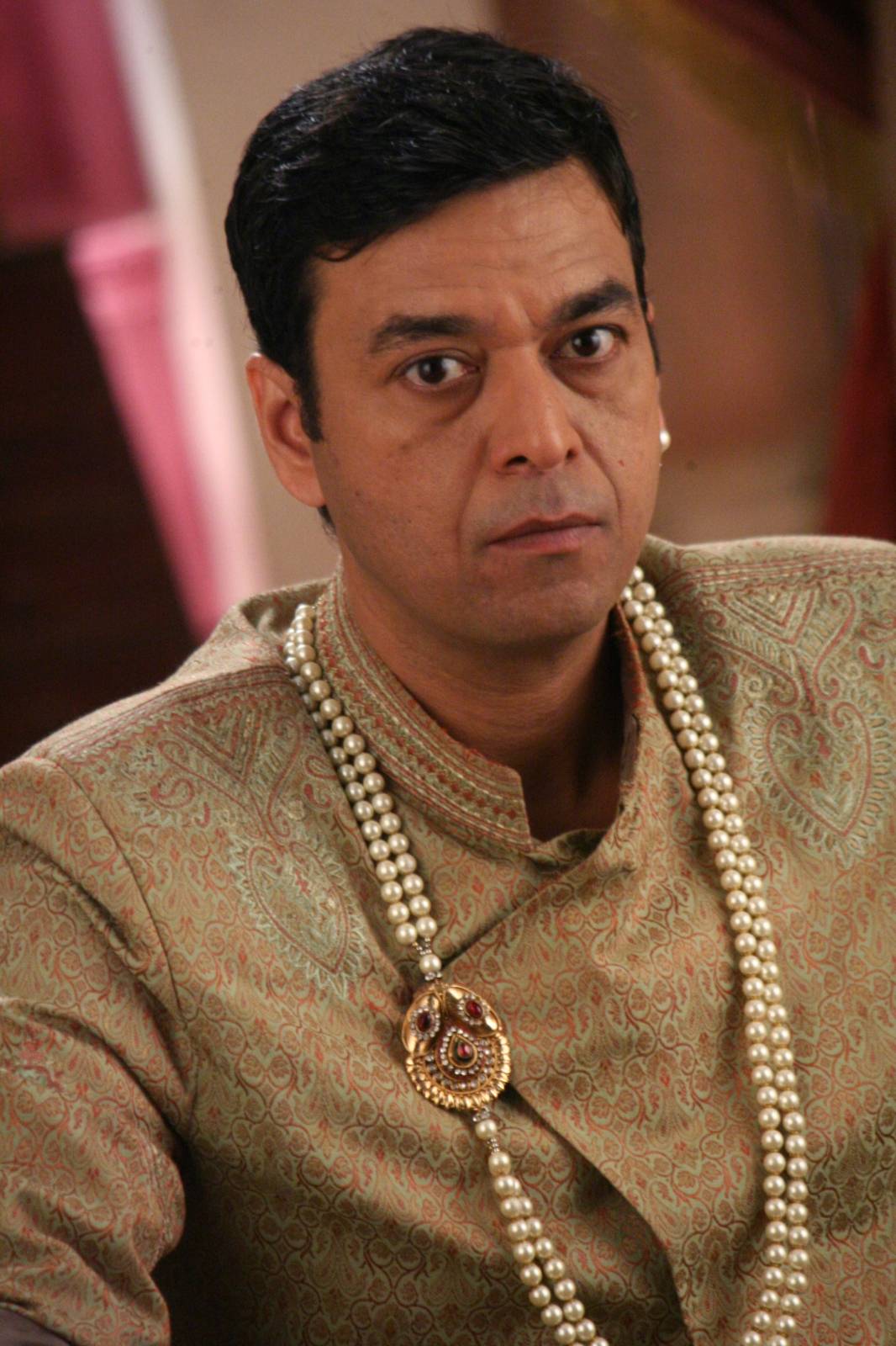 Vasant's death shocks the family - Colors Tv