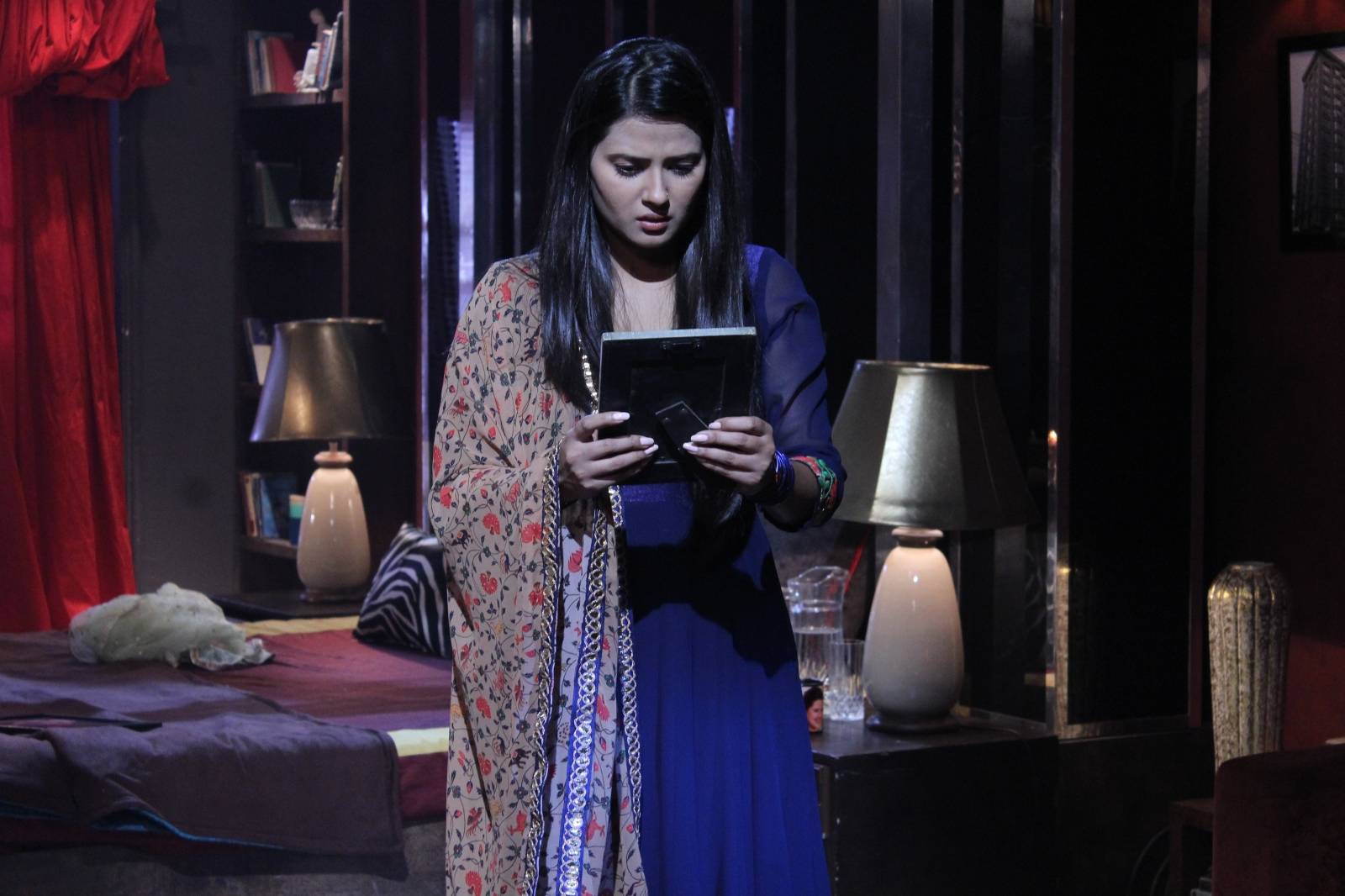 Will Tanuja tell Rishi the truth? - Colors Tv