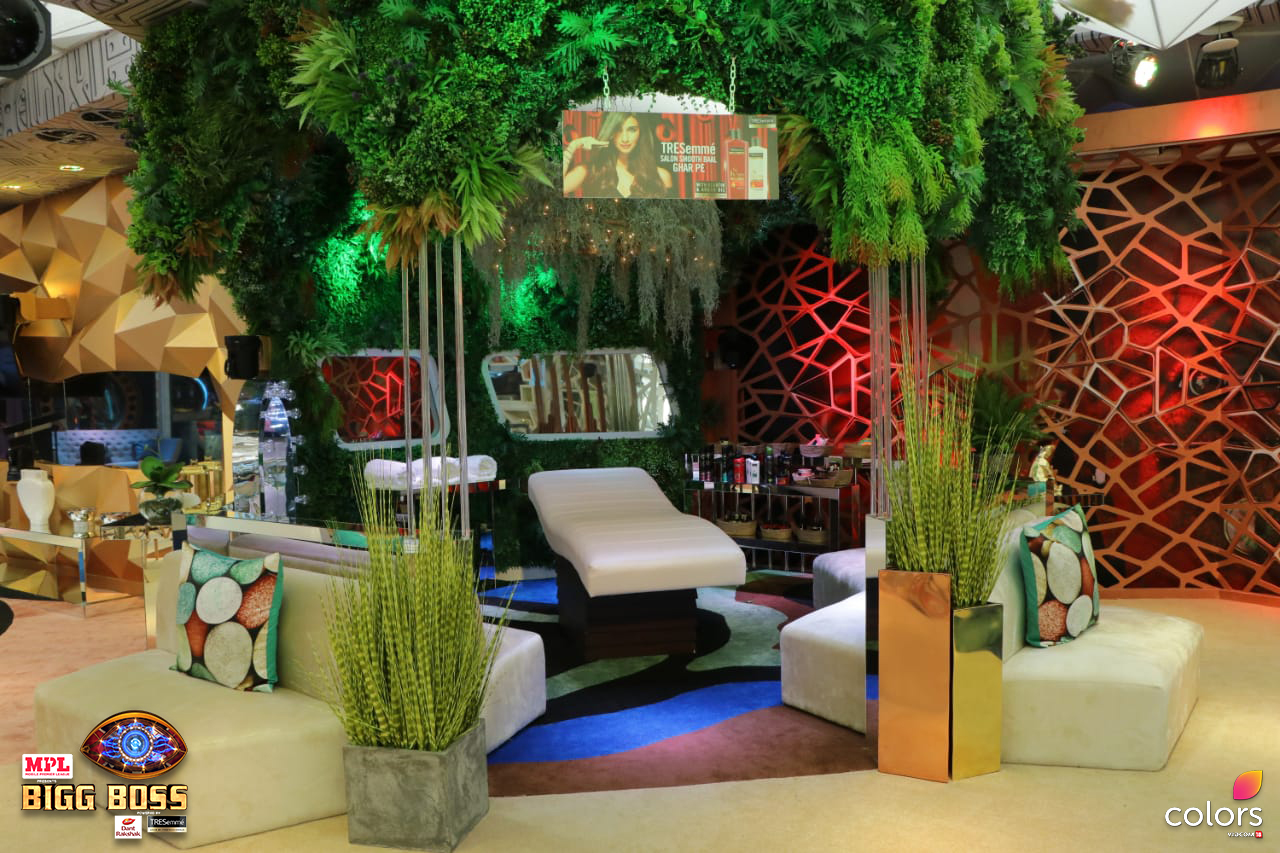 CLICK here for some of the most gorgeous pictures of the BB14 house!