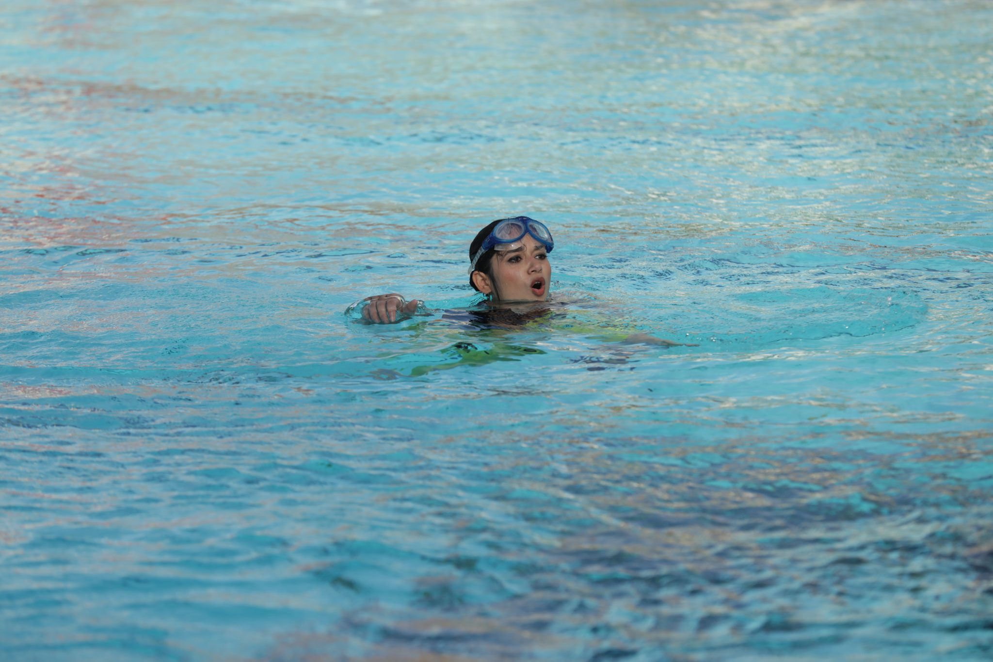 The Swimming Pool Stunt - Colors Tv