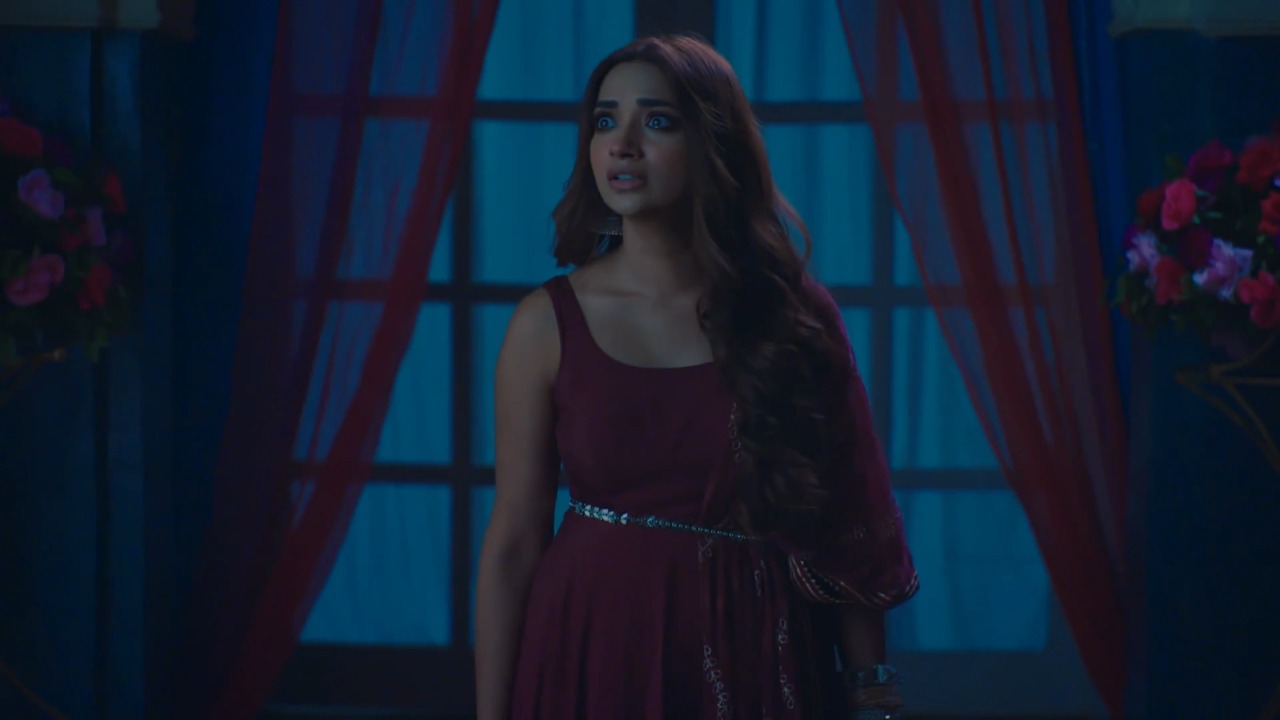 Will Pavitra be able to get rid of Pishachini ? - Tap to know more ...