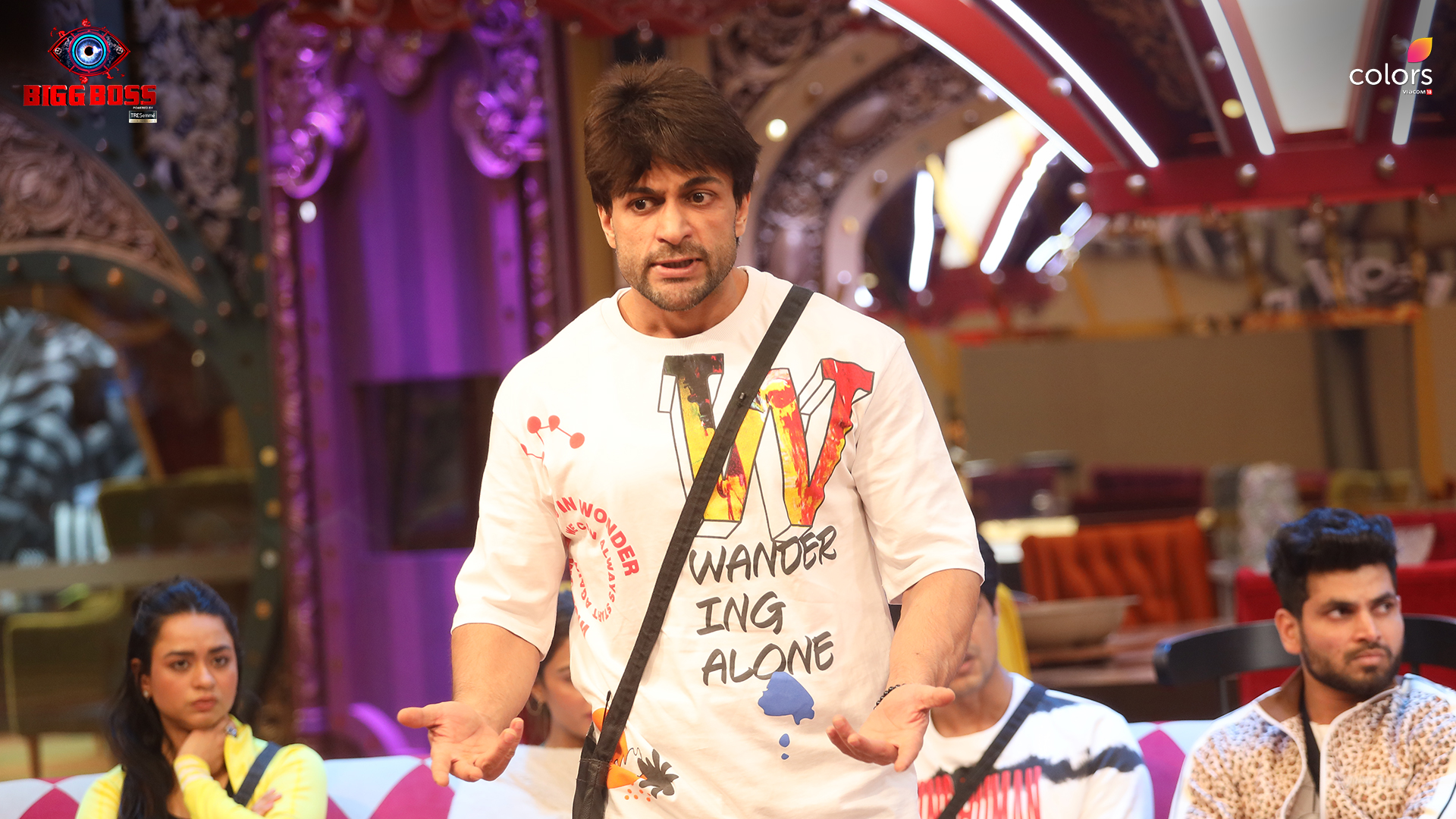 A phone call and a new entry bring twists to the Bigg Boss house ...