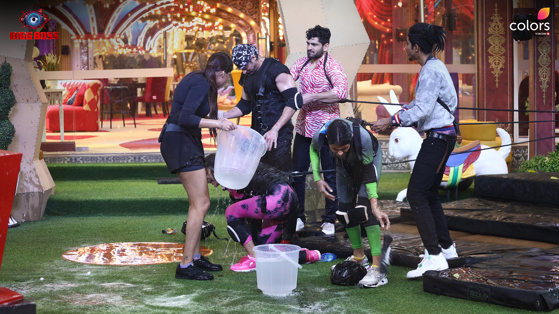 Watch the tussle between the mandali and non-mandali folks in COLORS ...