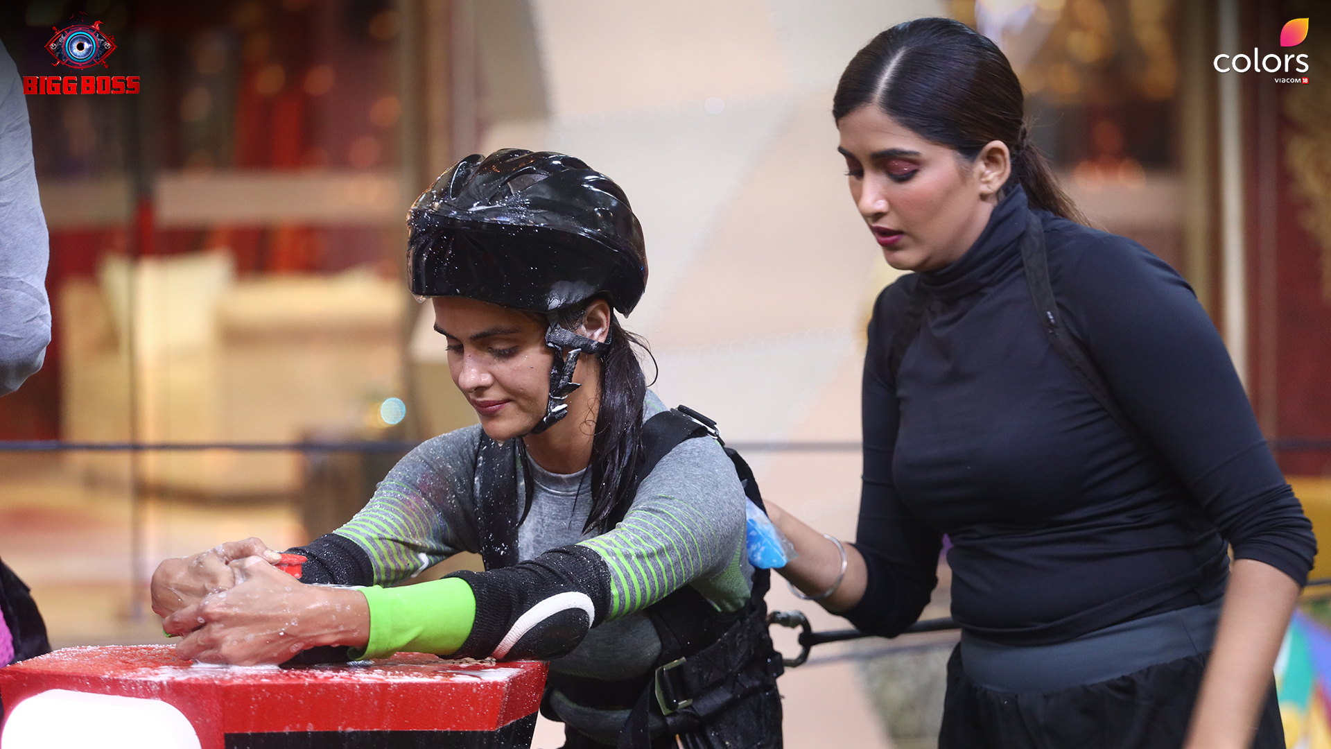 Watch the tussle between the mandali and non-mandali folks in COLORS ...